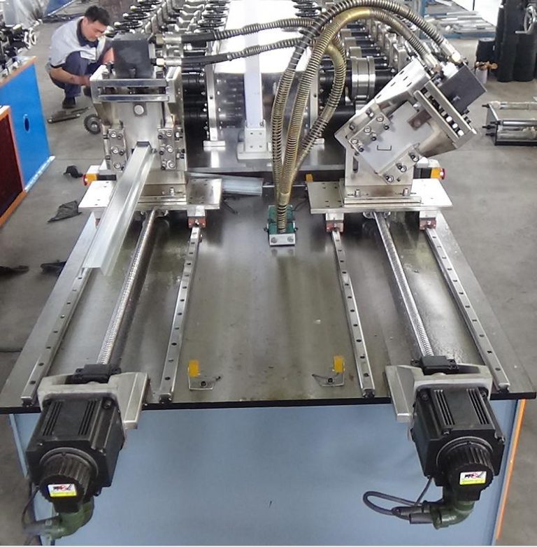 Fully automatic high speed drywall making machine