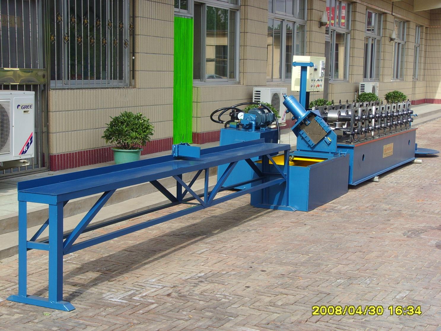 U track roll forming machine
