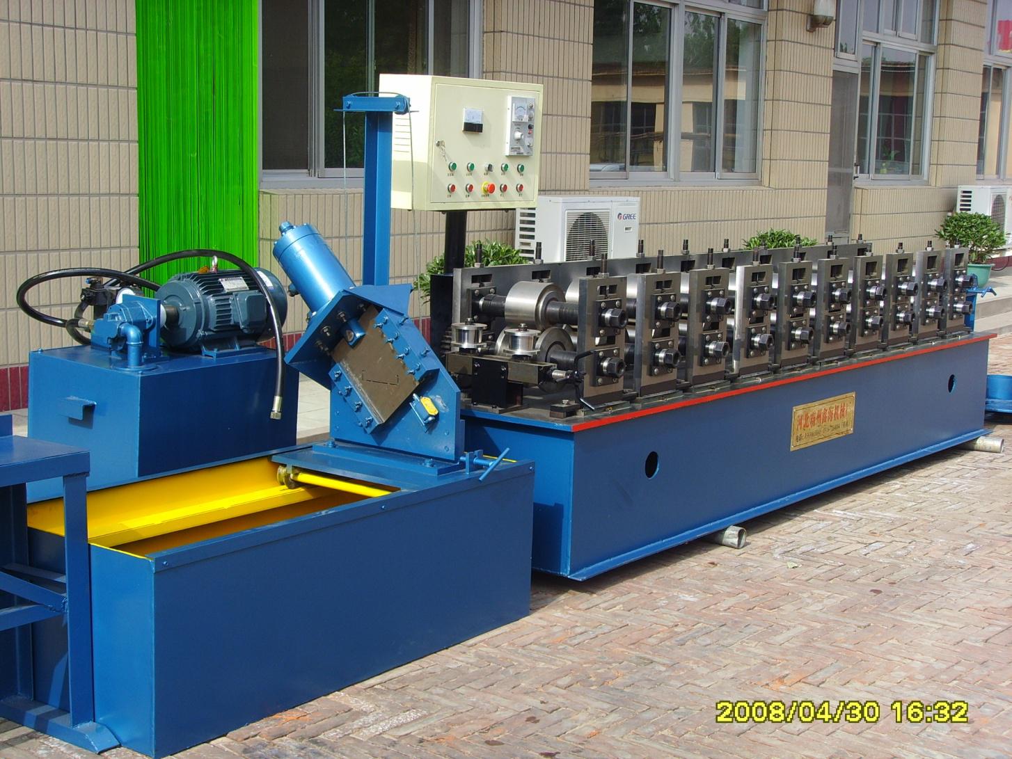 U track roll forming machine